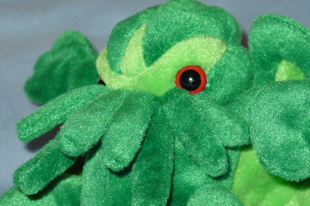 Cthulhu Plushie - MyConfinedSpace