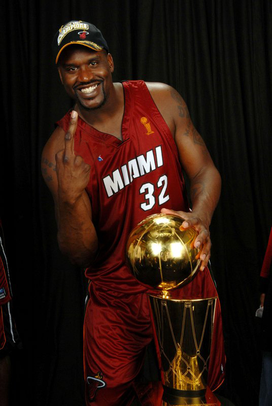 shaquille oneil wins a prize - MyConfinedSpace