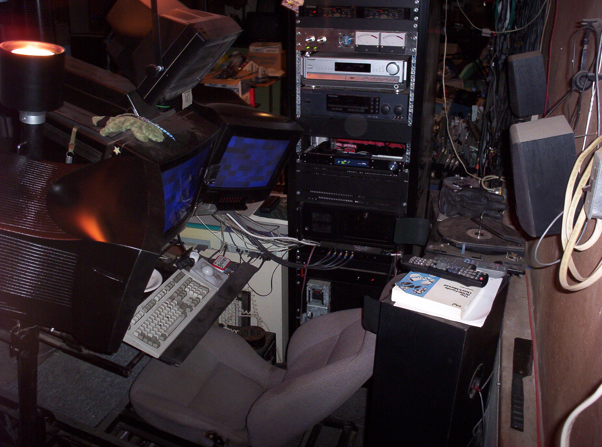 awesome computer setup - MyConfinedSpace