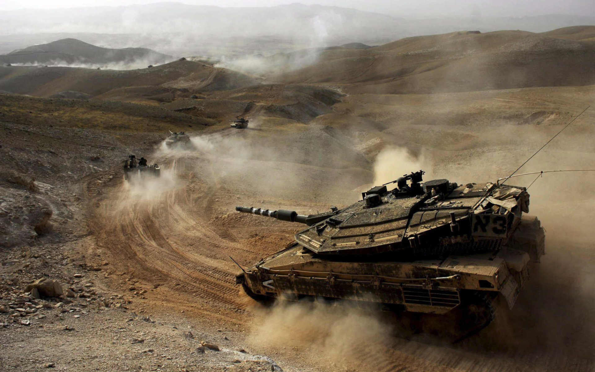 battle tanks on the move - MyConfinedSpace battle tanks on the move - MyConfinedSpace