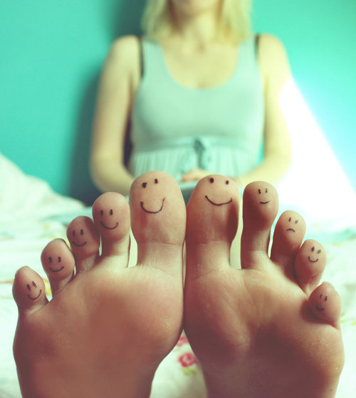happy toes - MyConfinedSpace