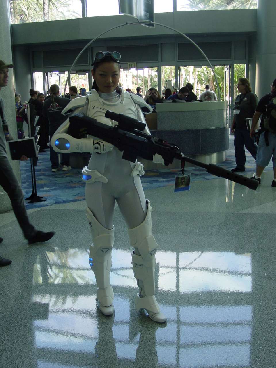 starcraft ghost cosplayer - MyConfinedSpace