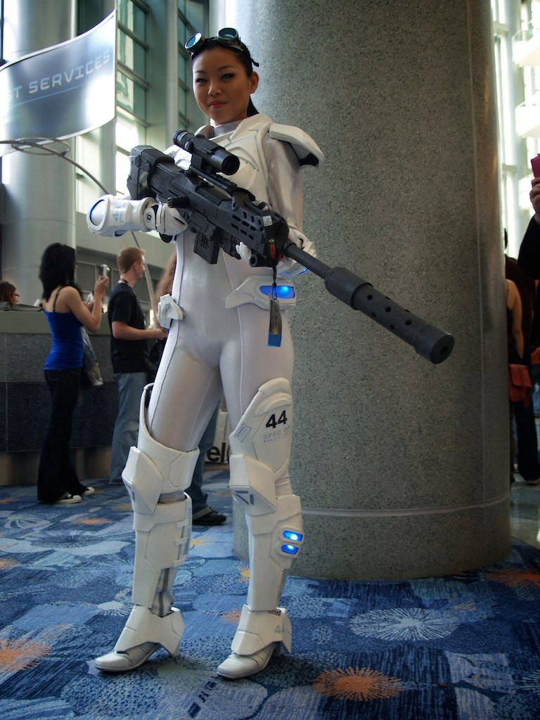 starcraft ghost cosplayer - MyConfinedSpace