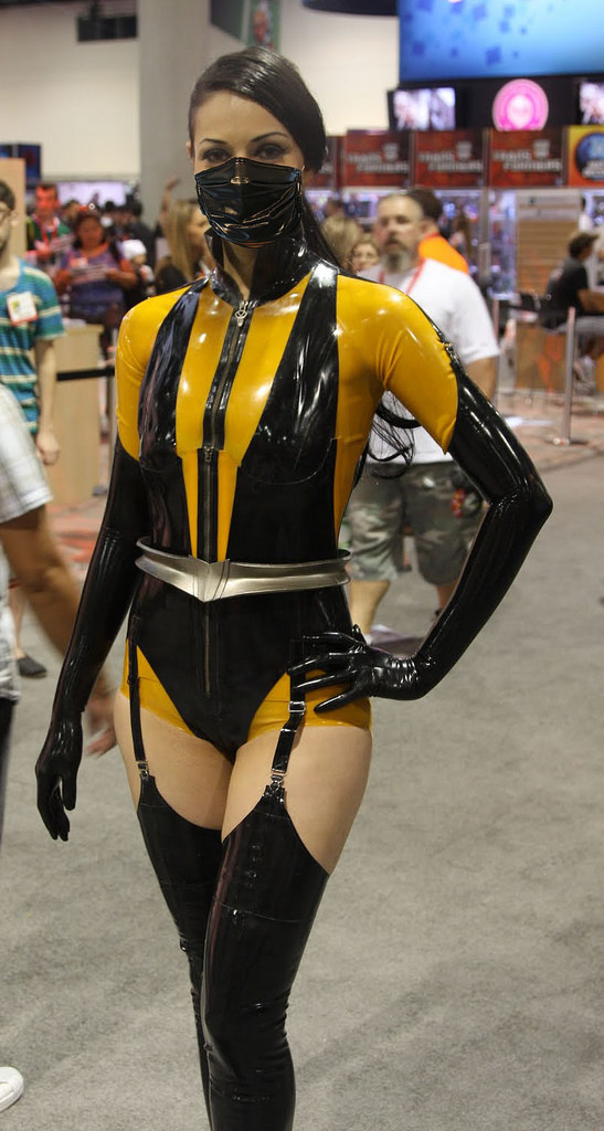 Masked Silk Spectre.jpg | MyConfinedSpace