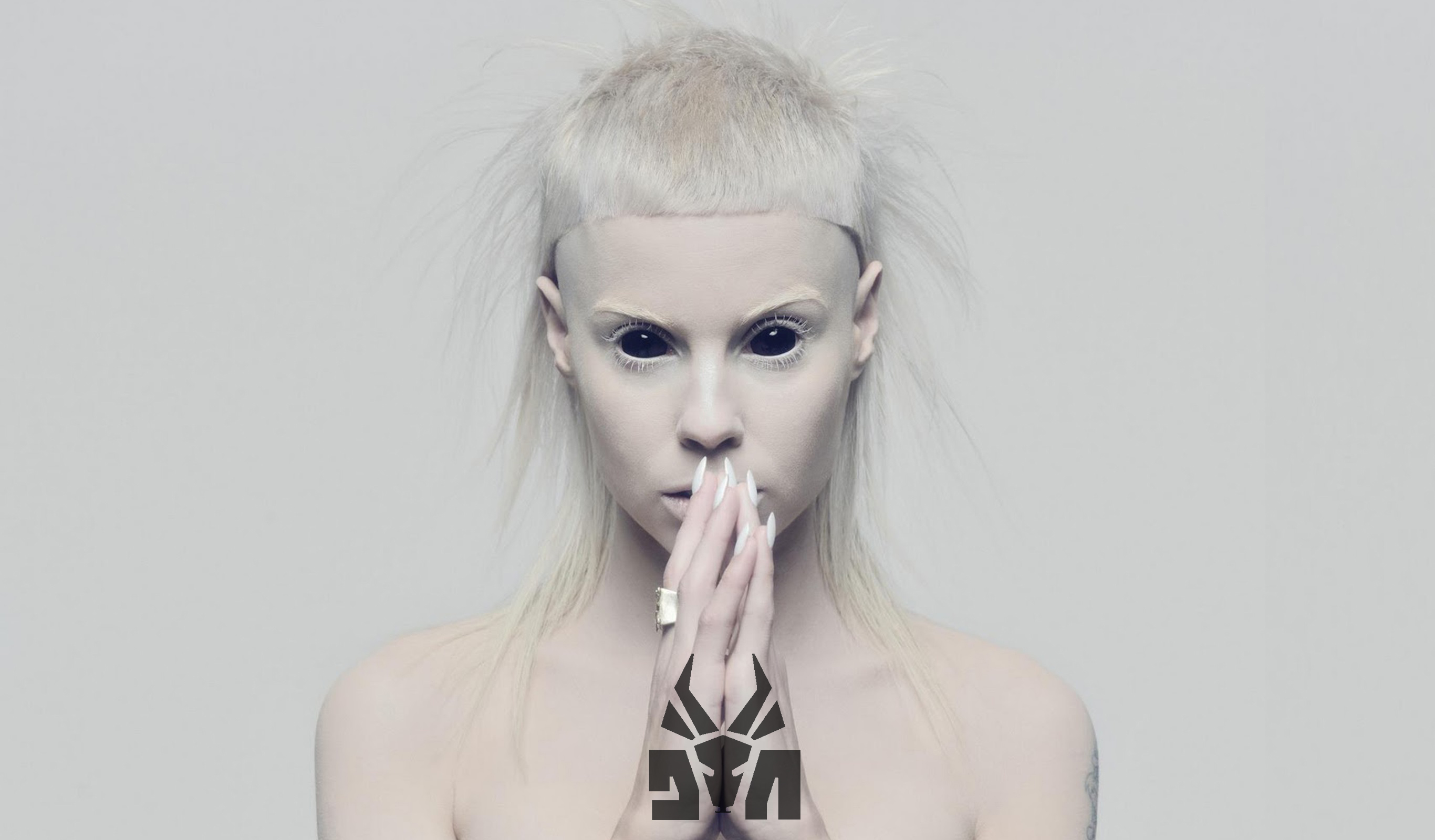 Yolandi Vi - Die Antwoord - MyConfinedSpace
