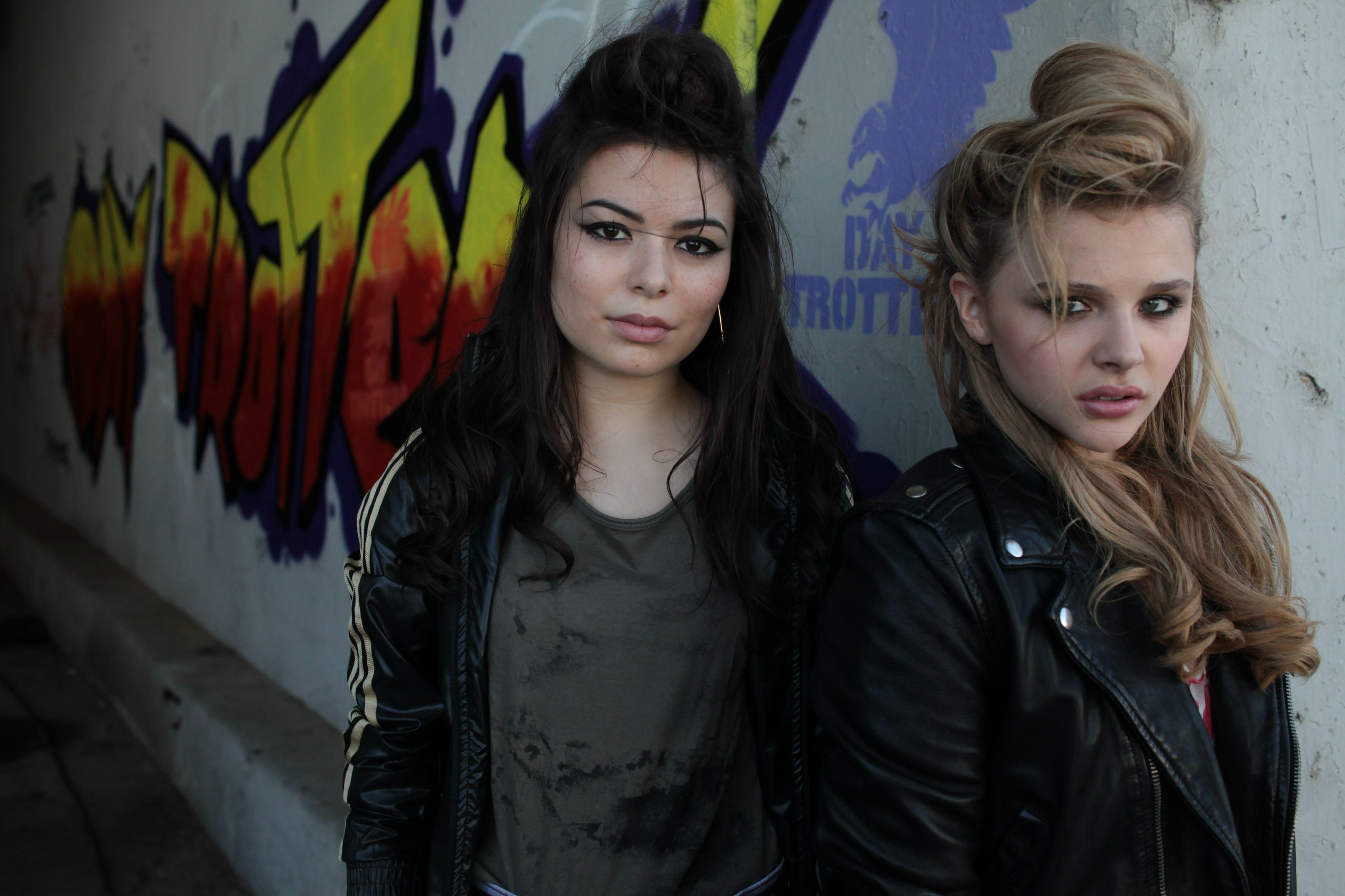 Chloe Grace and Miranda Cosgrove - MyConfinedSpace