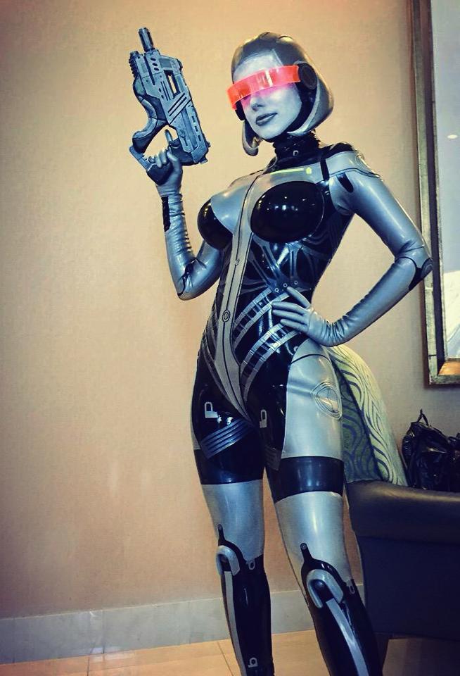 EDI (Mass Effect) Cosplay by Crystal Graziano - MyConfinedSpace