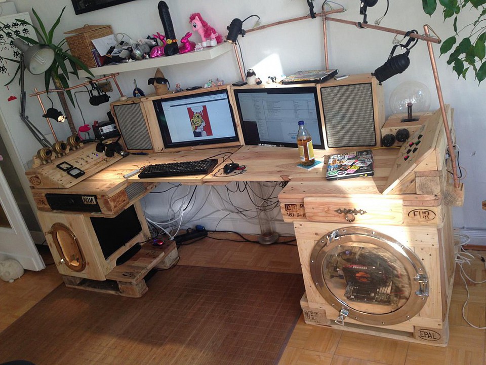 Lumber Desk - MyConfinedSpace