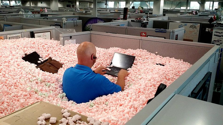popcorn desk - MyConfinedSpace