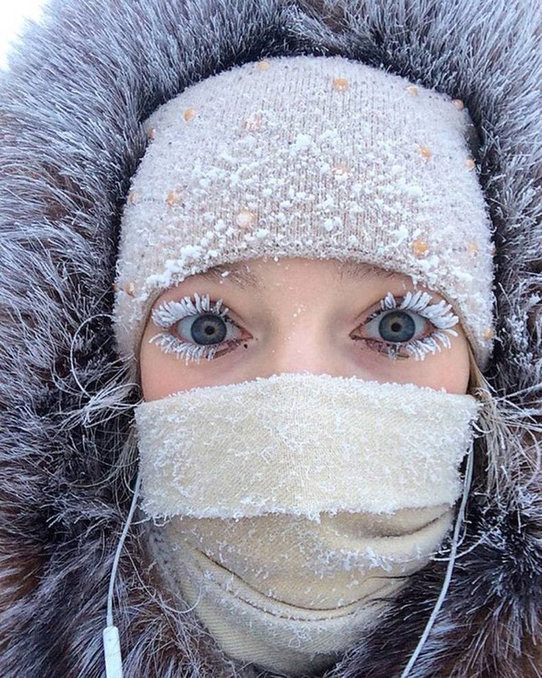 Frosted Eye Lashes - MyConfinedSpace