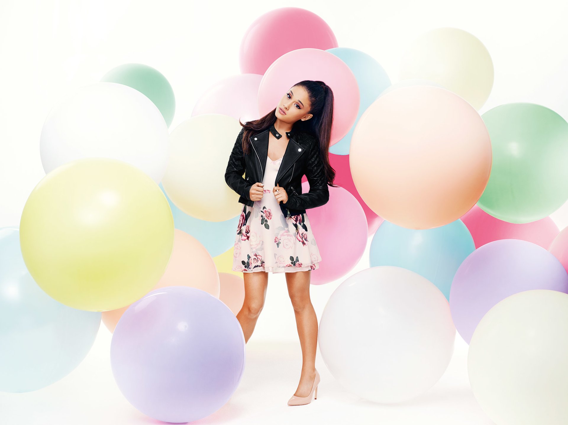 Ariana With Giant Balls Myconfinedspace