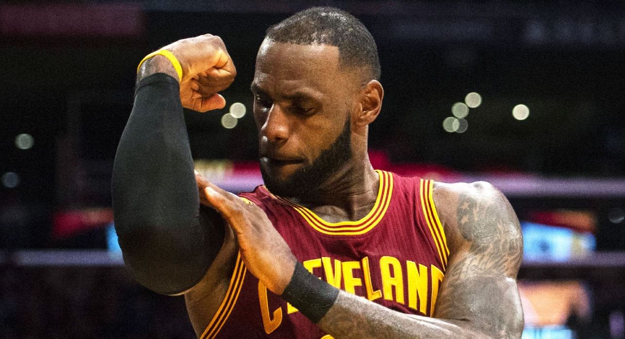 Lebron james flexes.jpg « MyConfinedSpace