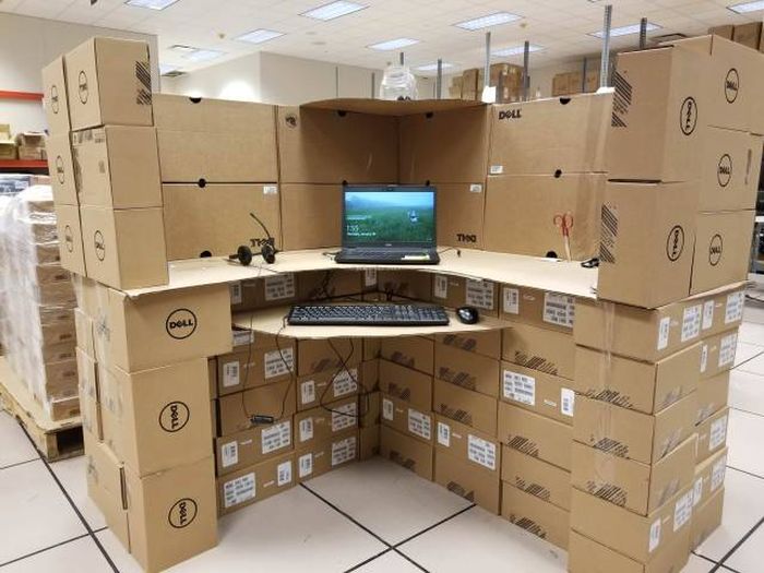 Dell Desk - MyConfinedSpace