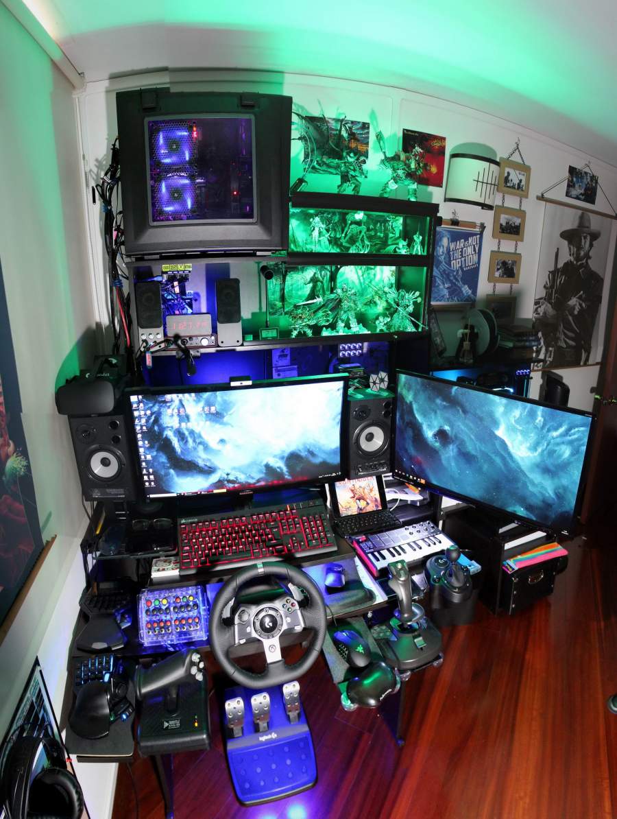 gaming battle station - MyConfinedSpace