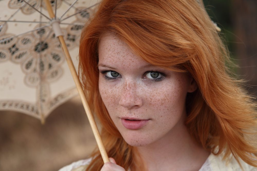 Mia Sollis - MyConfinedSpace