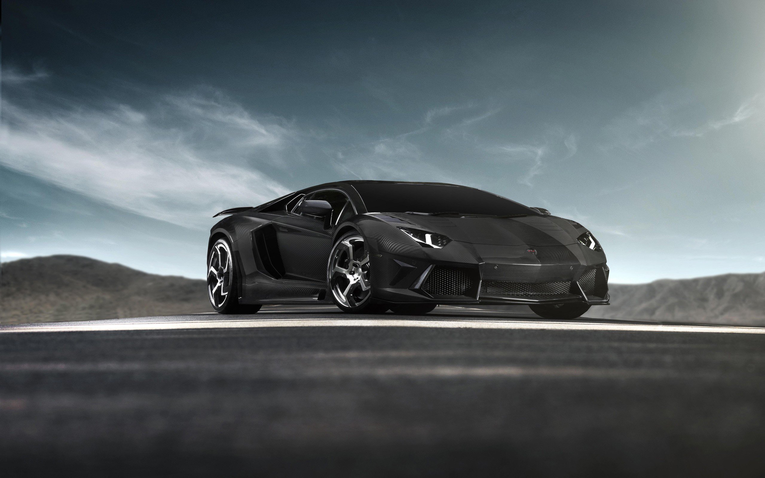 lamborghini full black - MyConfinedSpace