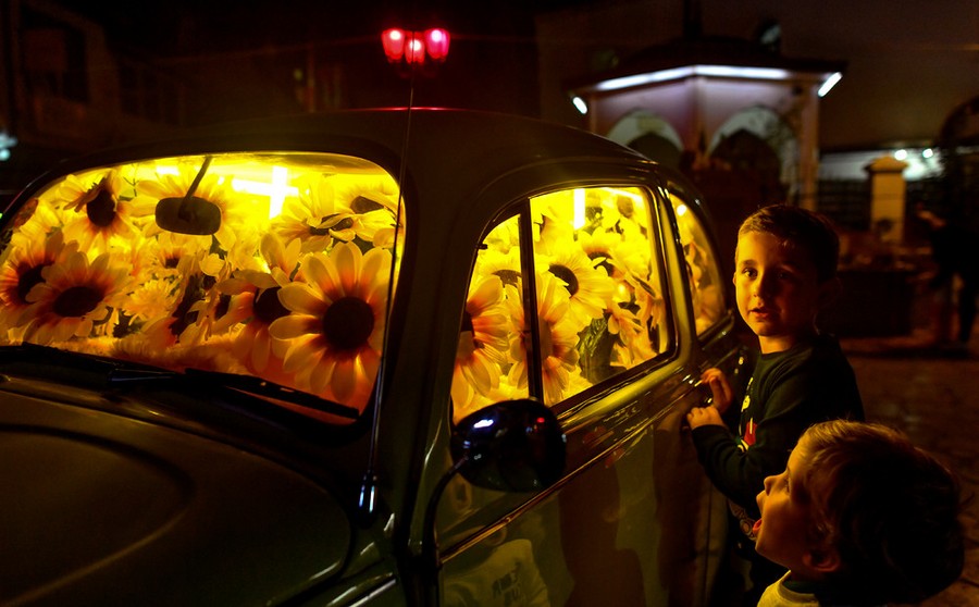 sunflower car - MyConfinedSpace