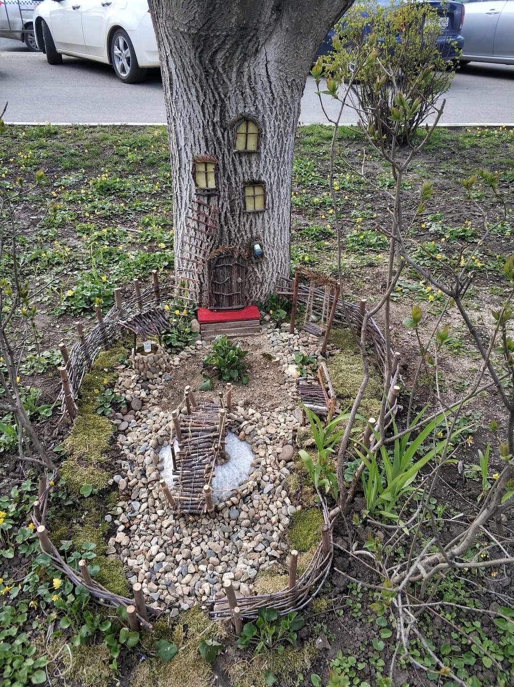 mini tree house - MyConfinedSpace
