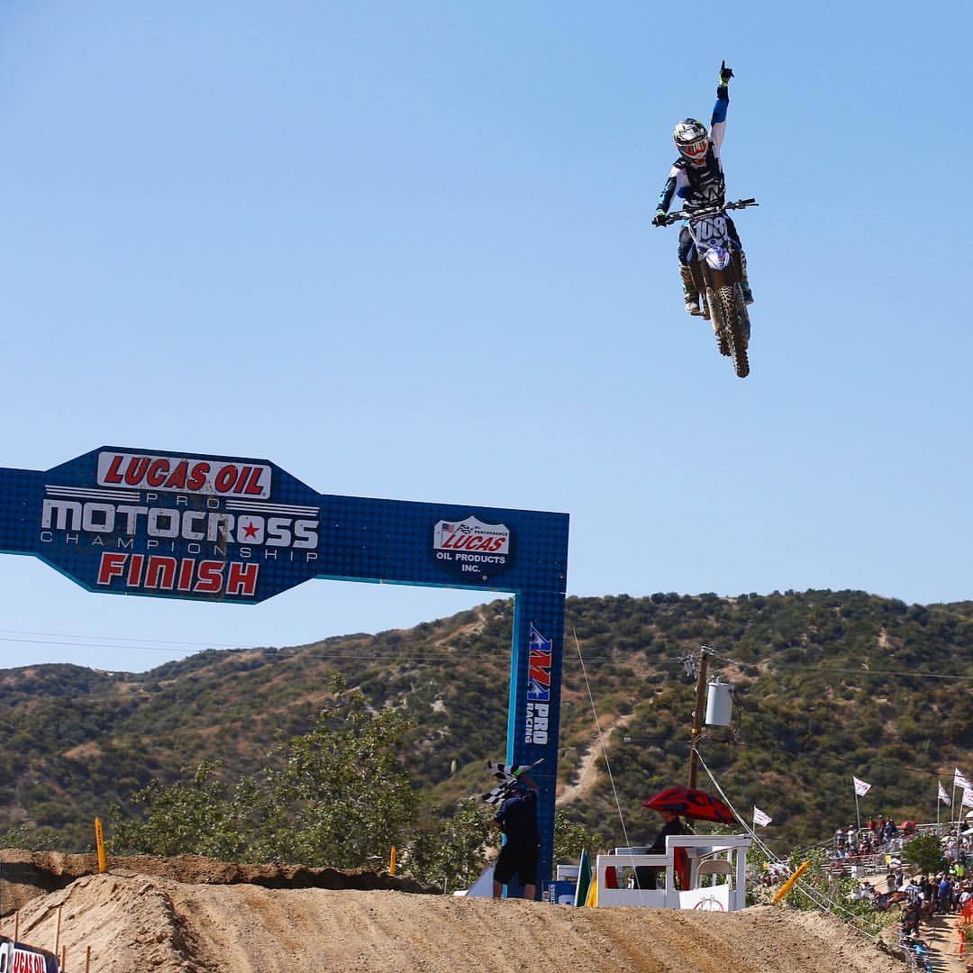 motocross championship finish - MyConfinedSpace
