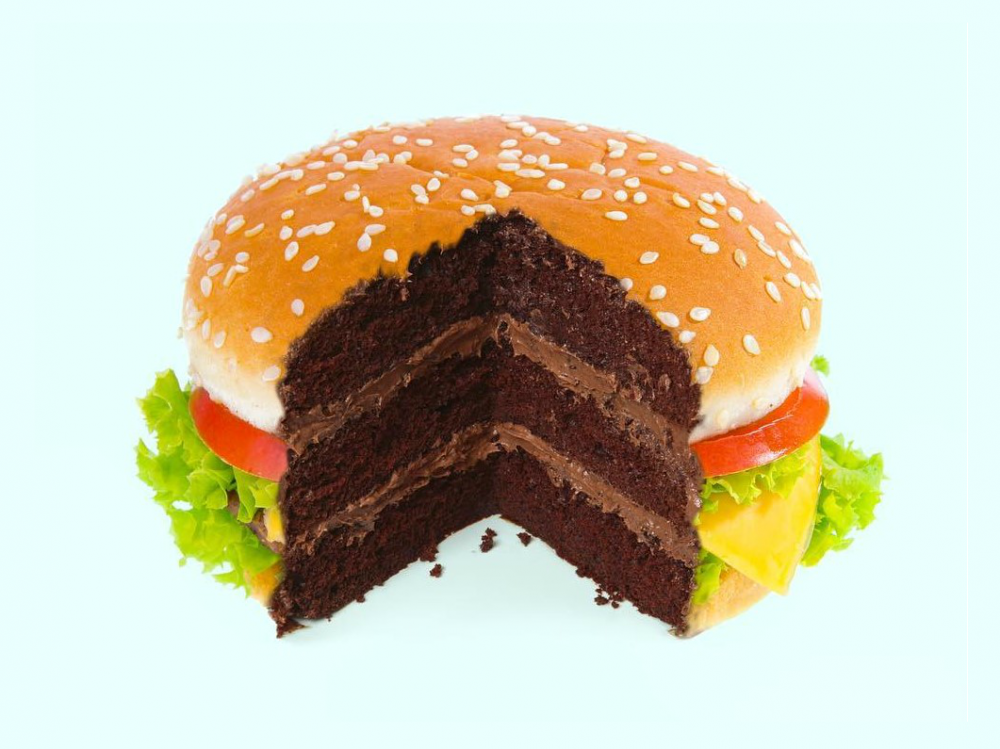 chocolate burger cake - MyConfinedSpace