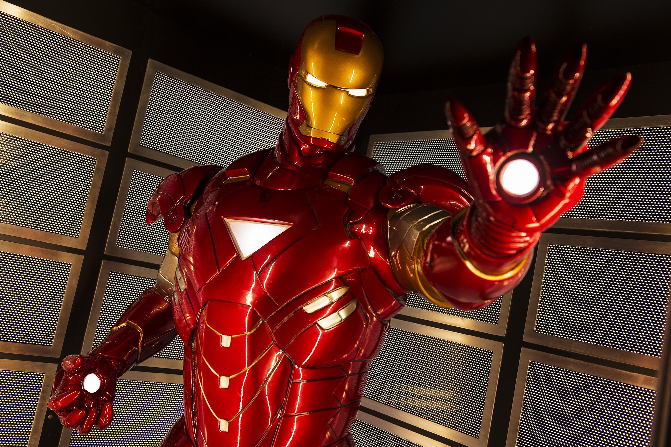 iron man statue - MyConfinedSpace