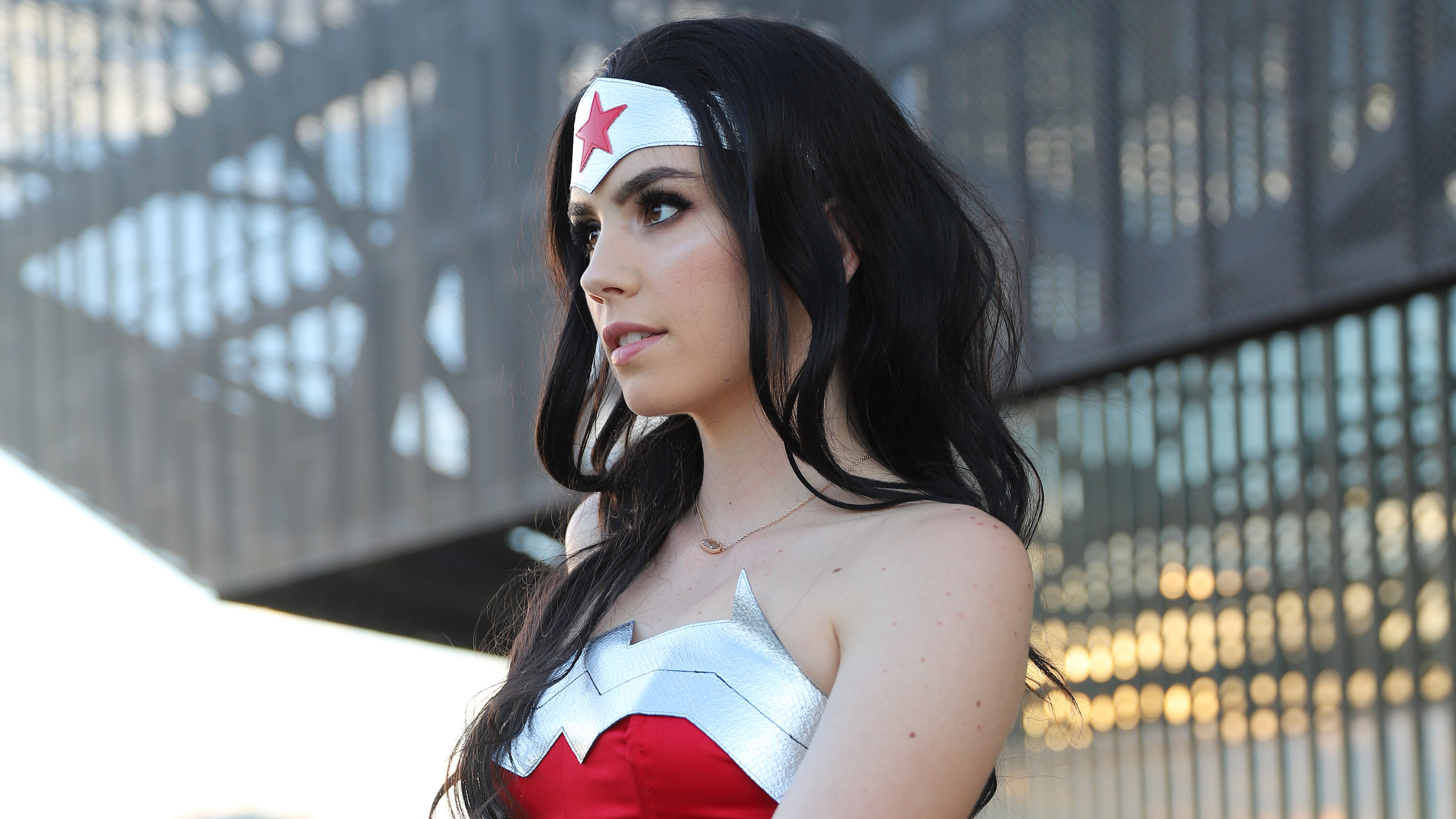 wonder woman cosplayer - MyConfinedSpace