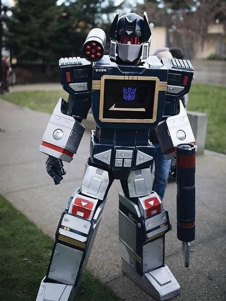 soundwave costume - MyConfinedSpace