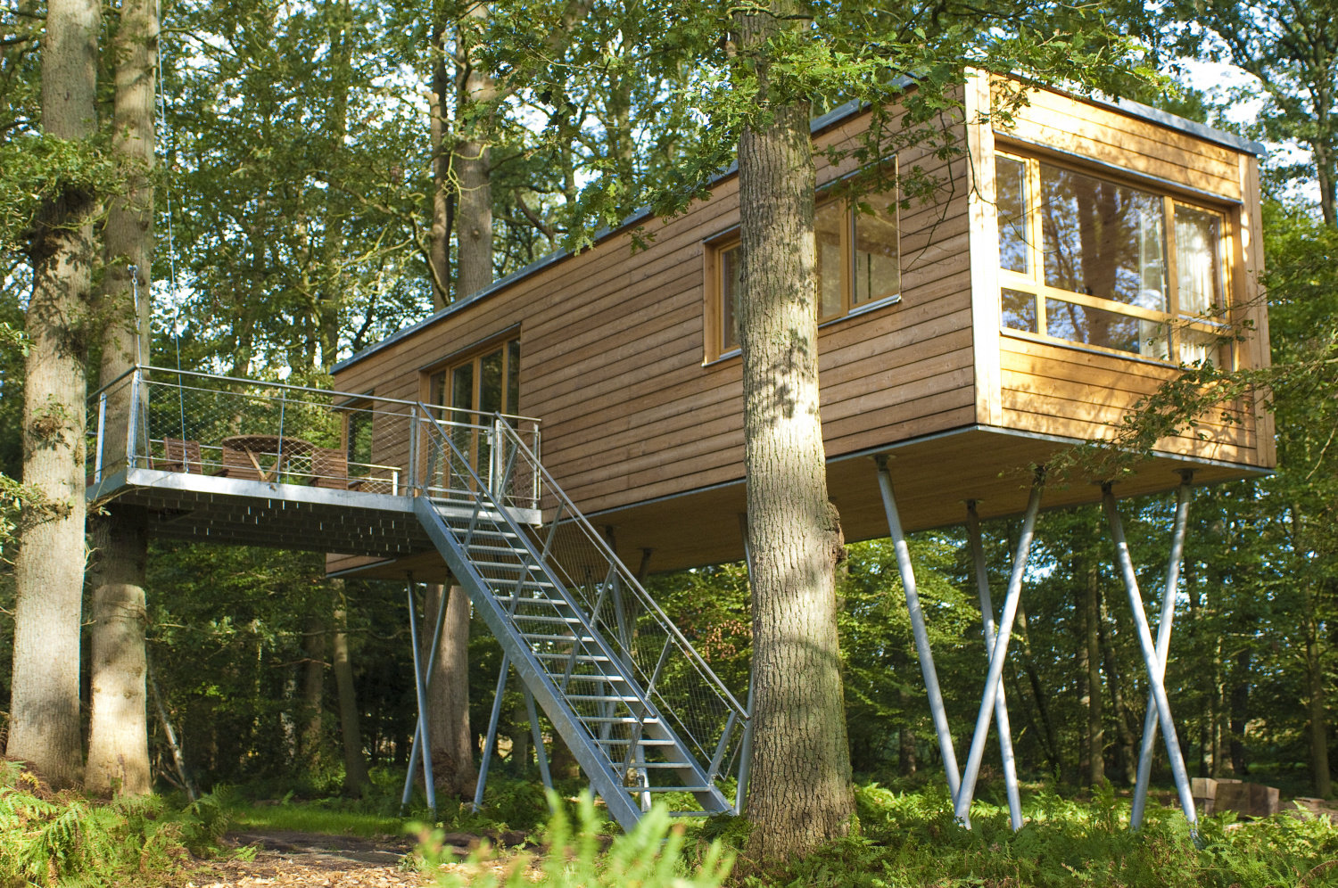 elevated cabin - MyConfinedSpace