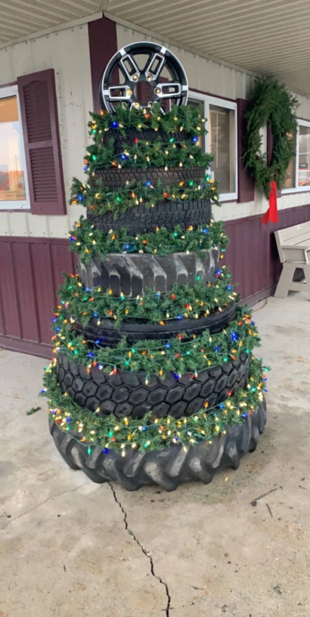tired christmas tree - MyConfinedSpace