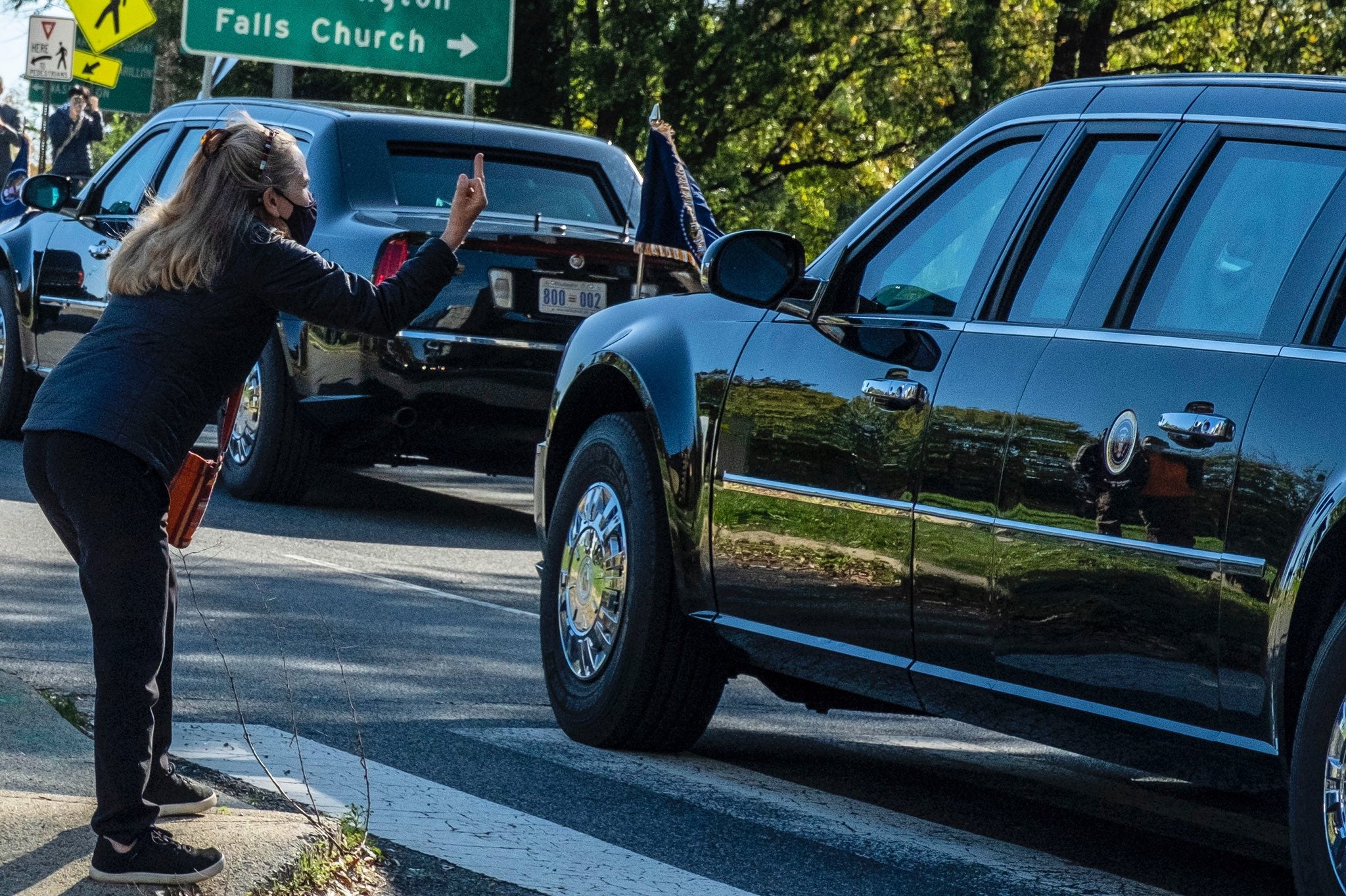 Woman exercises her first amendment right today - MyConfinedSpace