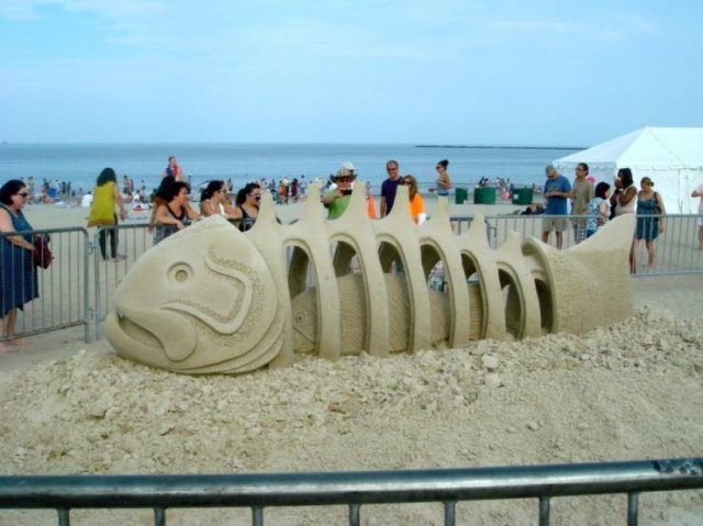 fish bones sand art - MyConfinedSpace