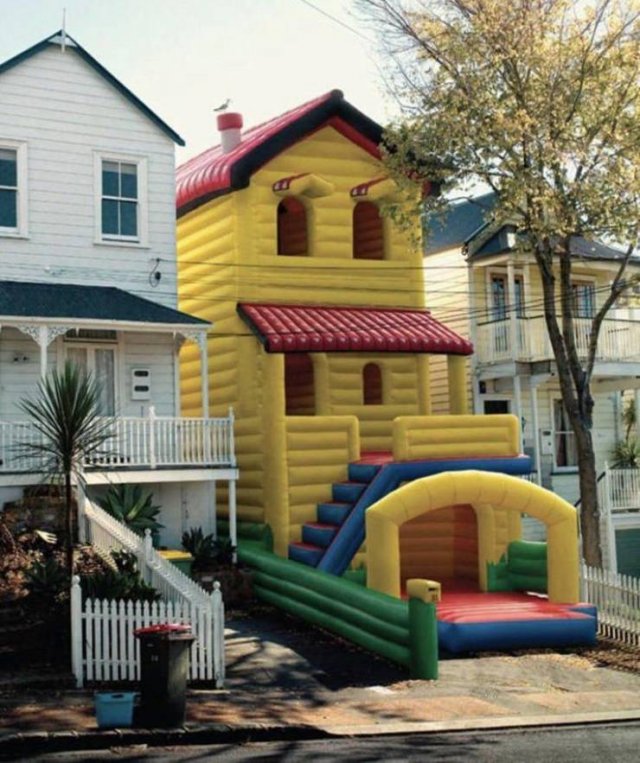 inflatable house - MyConfinedSpace