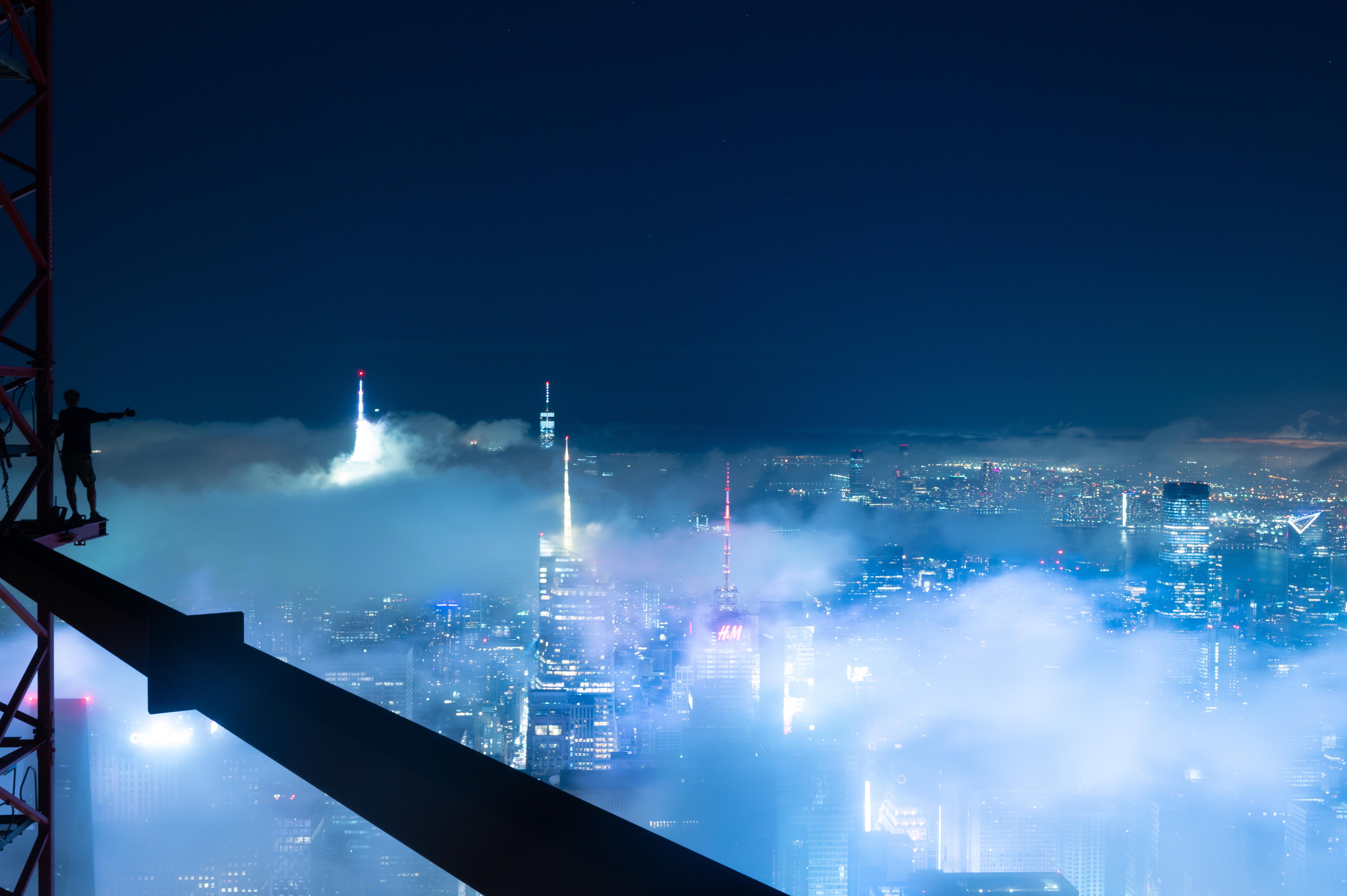 A night above the clouds in NYC « MyConfinedSpace