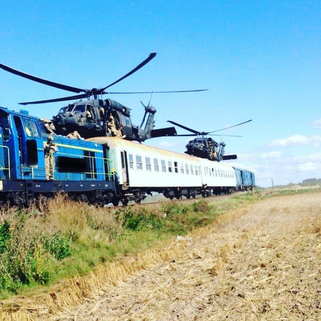 US Army Special Forces CRF team during a train capture exercise ...