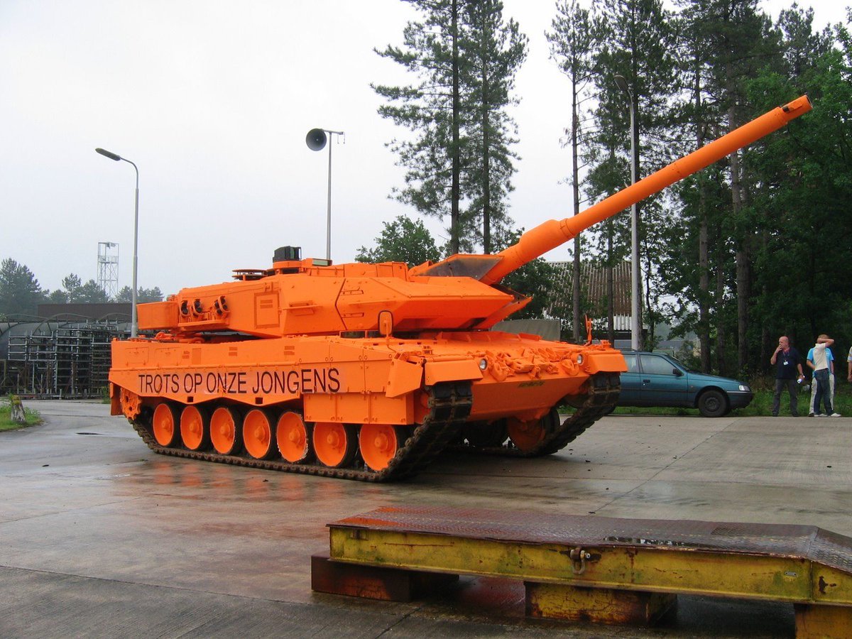 Leopard 2A6MA2 in Orange pain for King’s Day in Netherlands ...