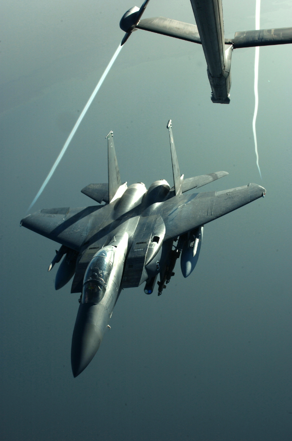 US Air Force F-15E refueling in Iraq (2003) - MyConfinedSpace