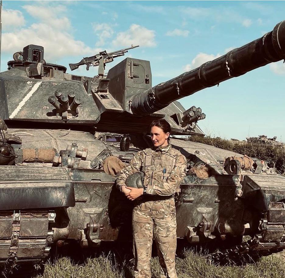 Challenger 2 with Female Tank Commander - MyConfinedSpace