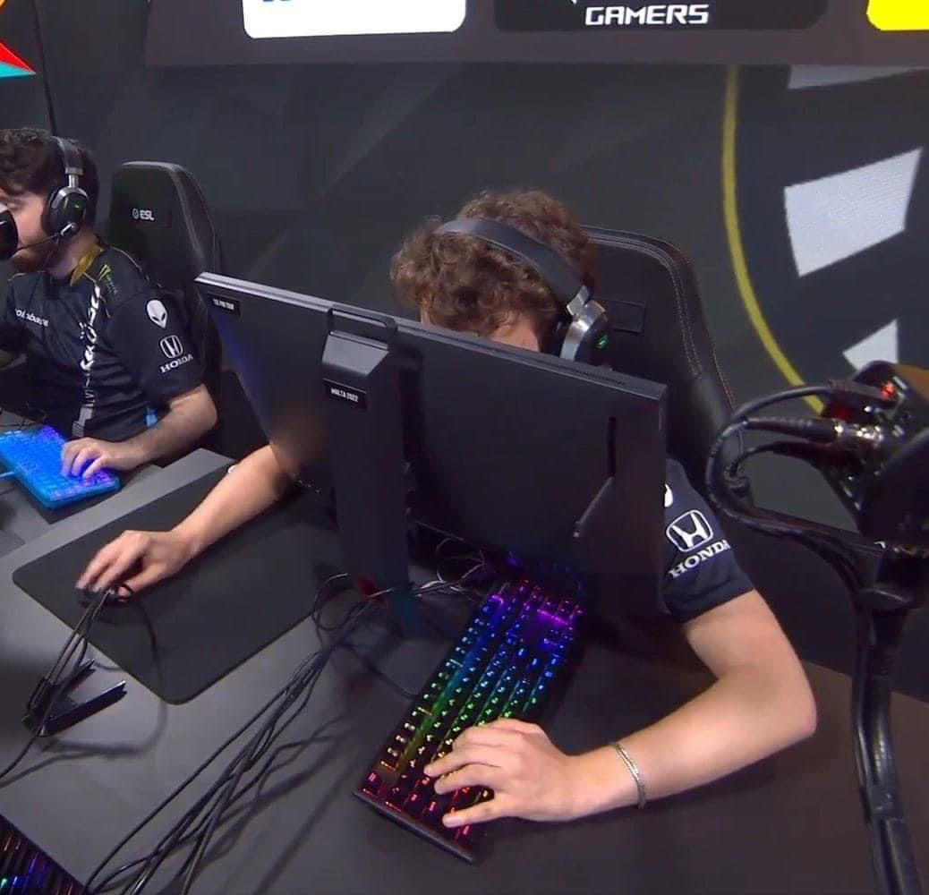 face gaming - MyConfinedSpace