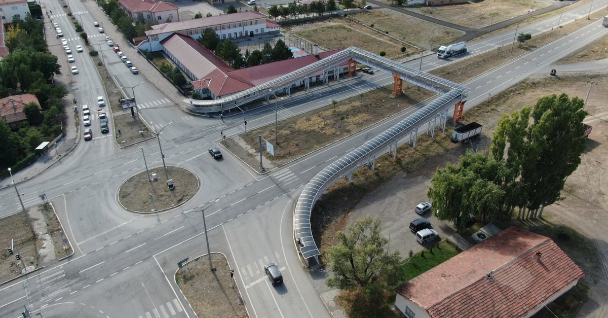 Impressive Engineering Footbridge - MyConfinedSpace