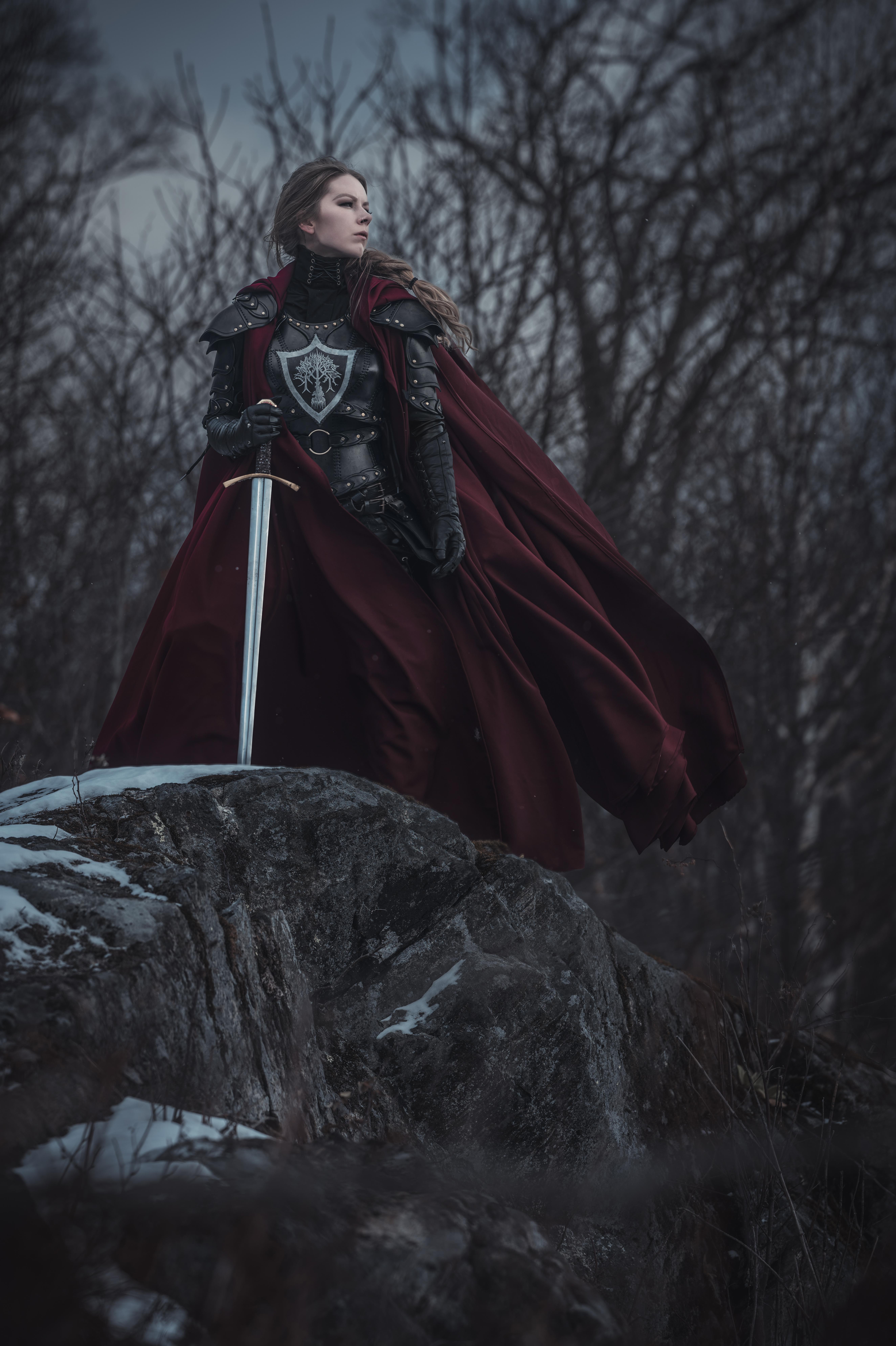 Lady LeananSidhe portraying a Knight of Sadira « MyConfinedSpace