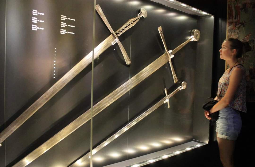 Massive swords of Hungarian origin dating back to the 14th century, now ...
