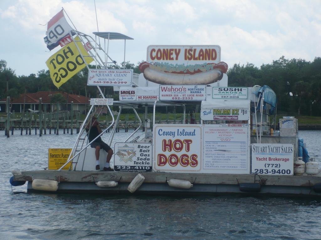 Hot Dog Boat - MyConfinedSpace