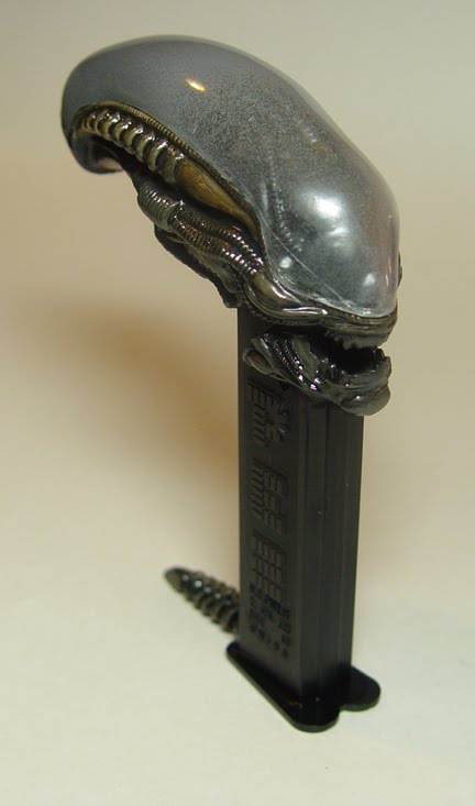 Alien Pez Dispenser - MyConfinedSpace